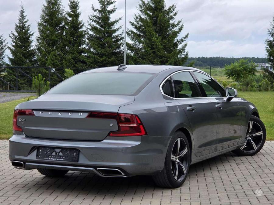Grey Volvo S90 2018 in Kaunas, with an engine capacity of 2.00 L and mileage of 269 thousand km for 15450 €, photo 3 on AUTOMOTO.COM.LV