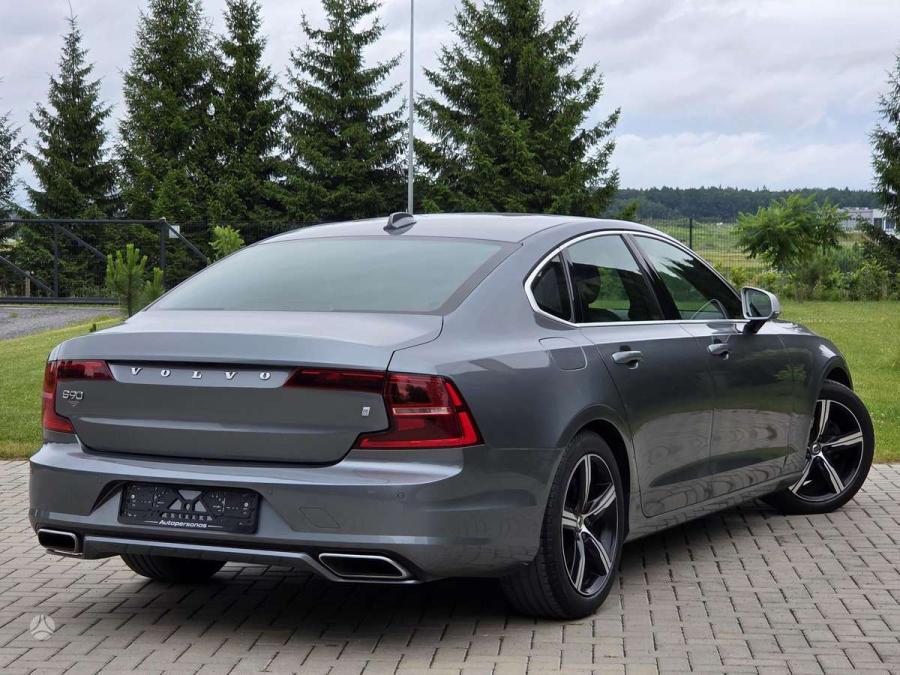 Grey Volvo S90 2018 in Kaunas, with an engine capacity of 2.00 L and mileage of 269 thousand km for 15450 €, photo 10 on AUTOMOTO.COM.LV
