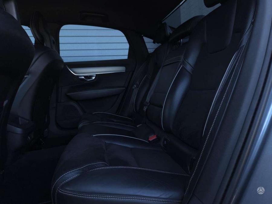 Grey Volvo S90 2018 in Kaunas, with an engine capacity of 2.00 L and mileage of 269 thousand km for 15450 €, photo 17 on AUTOMOTO.COM.LV