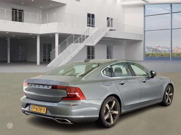 Pelēks Volvo S90 2018 Viļņa, ar dzinēja tilpumu 1.97 L un nobraukumu 300 tūkst. km par 10200 €, foto 2 vietnē AUTOMOTO.COM.LV