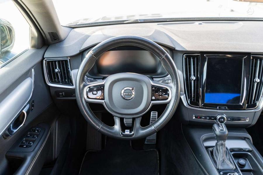 Grey Volvo S90 2018 in Vilnius, with an engine capacity of 1.97 L and mileage of 301 thousand km for 13500 €, photo 37 on AUTOMOTO.COM.LV