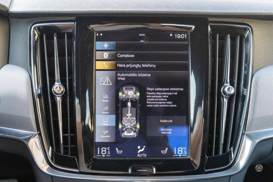 Grey Volvo S90 2018 in Vilnius, with an engine capacity of 1.97 L and mileage of 301 thousand km for 13500 €, photo 42 on AUTOMOTO.COM.LV