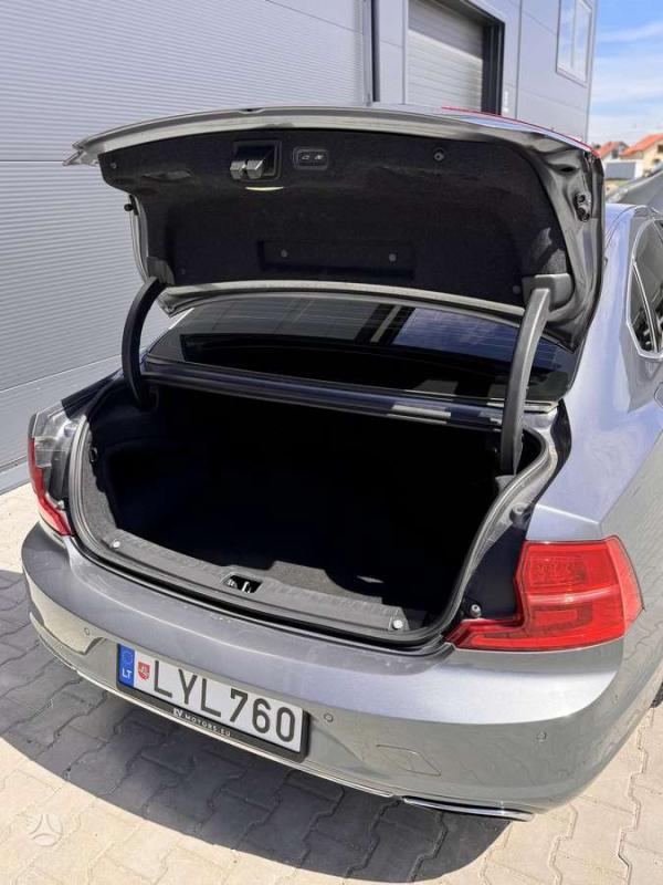 Pelēks Volvo S90 2018 Klaipėda, ar dzinēja tilpumu 1.97 L un nobraukumu 130 tūkst. km par 17000 €, foto 8 vietnē AUTOMOTO.COM.LV