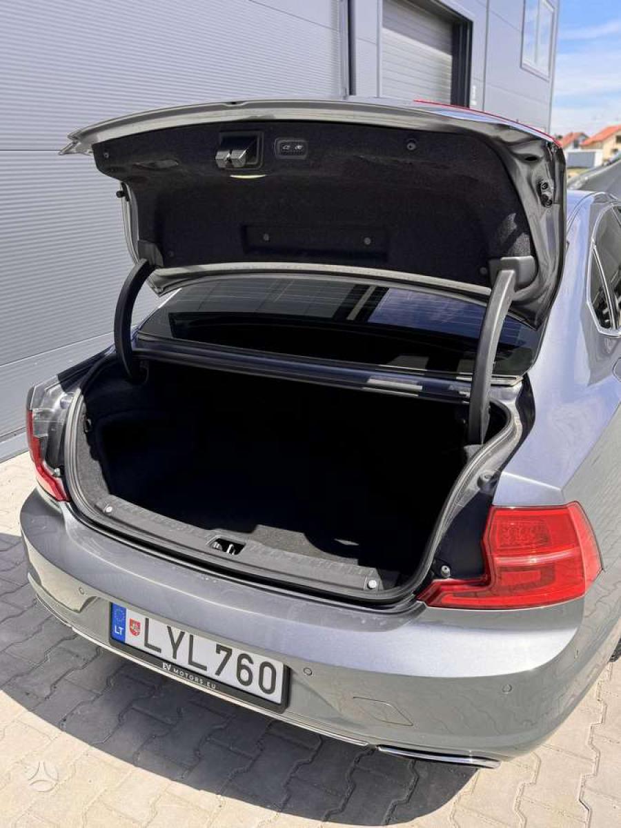 Pelēks Volvo S90 2018 Klaipėda, ar dzinēja tilpumu 1.97 L un nobraukumu 130 tūkst. km par 17000 €, foto 9 vietnē AUTOMOTO.COM.LV