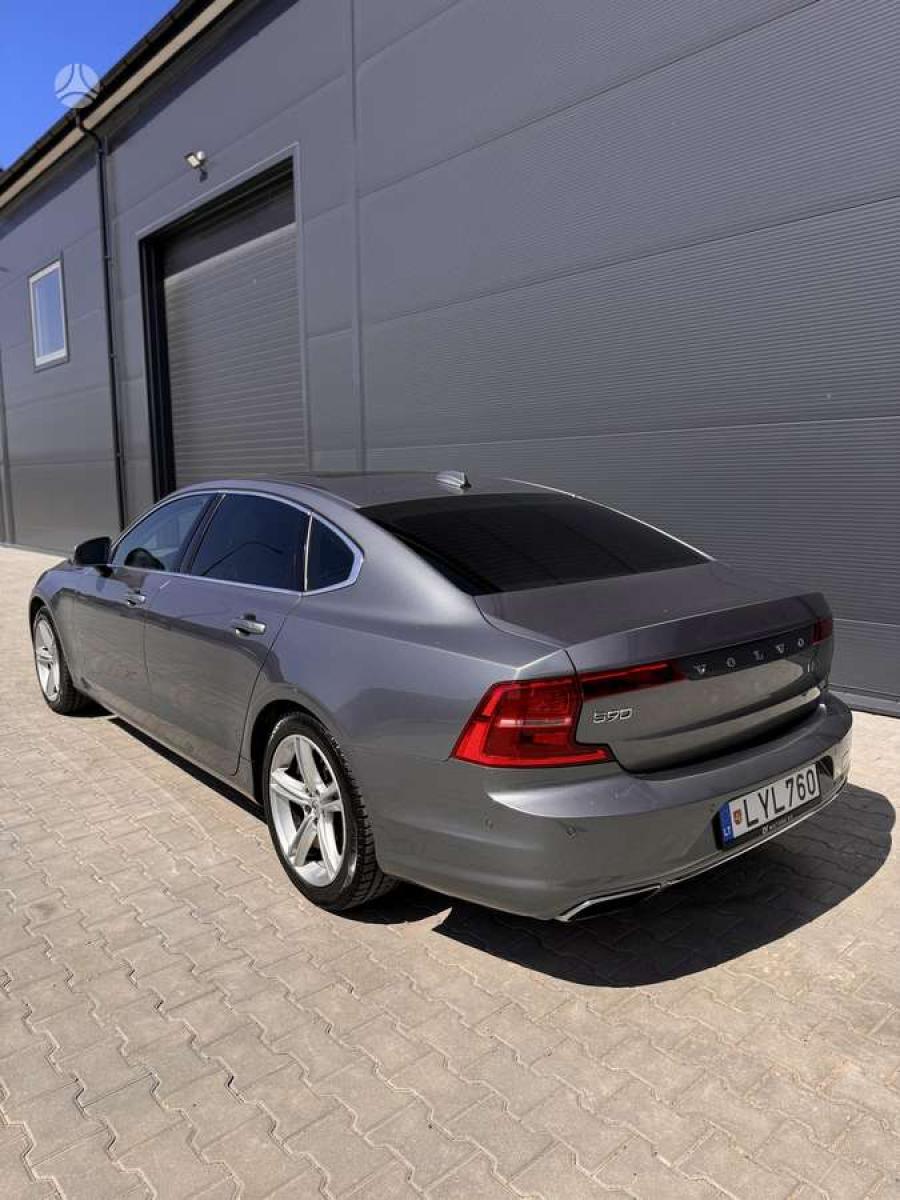 Pelēks Volvo S90 2018 Klaipėda, ar dzinēja tilpumu 1.97 L un nobraukumu 130 tūkst. km par 17000 €, foto 13 vietnē AUTOMOTO.COM.LV