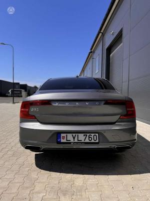 Pelēks Volvo S90 2018 Klaipėda, ar dzinēja tilpumu 1.97 L un nobraukumu 130 tūkst. km par 17000 €, foto 15 vietnē AUTOMOTO.COM.LV