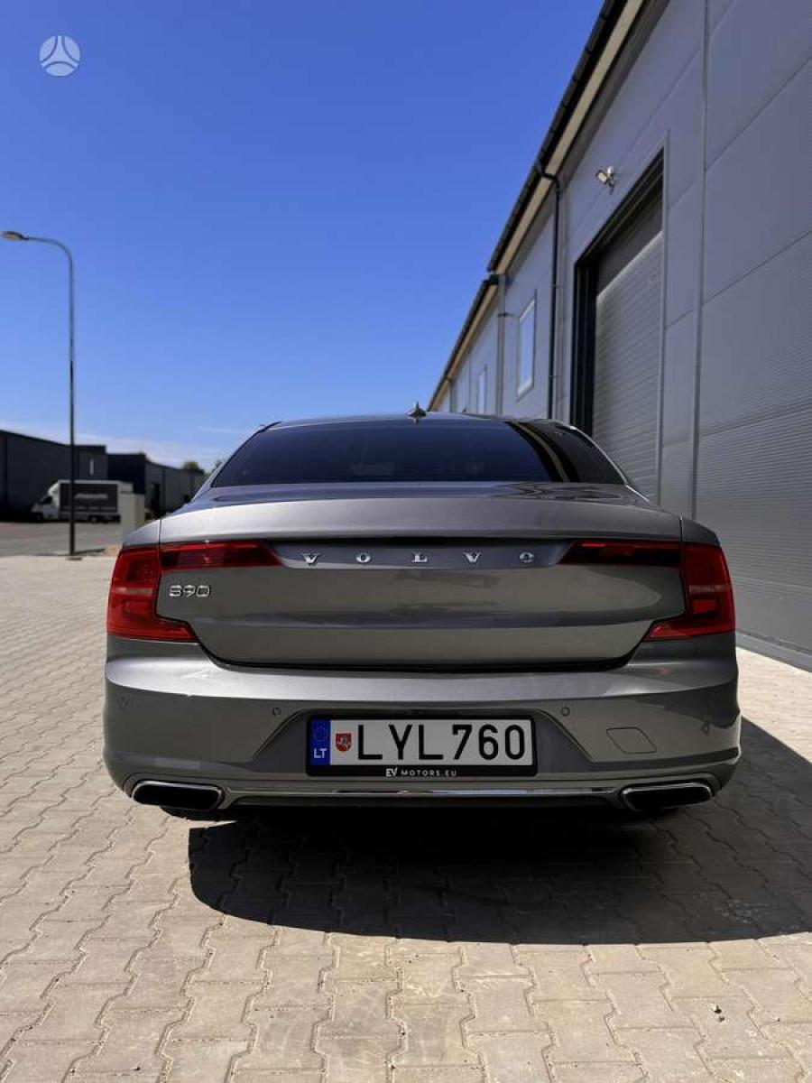 Pelēks Volvo S90 2018 Klaipėda, ar dzinēja tilpumu 1.97 L un nobraukumu 130 tūkst. km par 17000 €, foto 15 vietnē AUTOMOTO.COM.LV