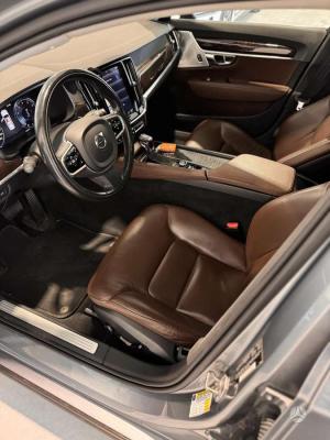 Pelēks Volvo S90 2018 Klaipėda, ar dzinēja tilpumu 1.97 L un nobraukumu 130 tūkst. km par 17000 €, foto 24 vietnē AUTOMOTO.COM.LV