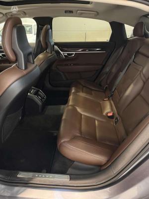 Pelēks Volvo S90 2018 Klaipėda, ar dzinēja tilpumu 1.97 L un nobraukumu 130 tūkst. km par 17000 €, foto 27 vietnē AUTOMOTO.COM.LV