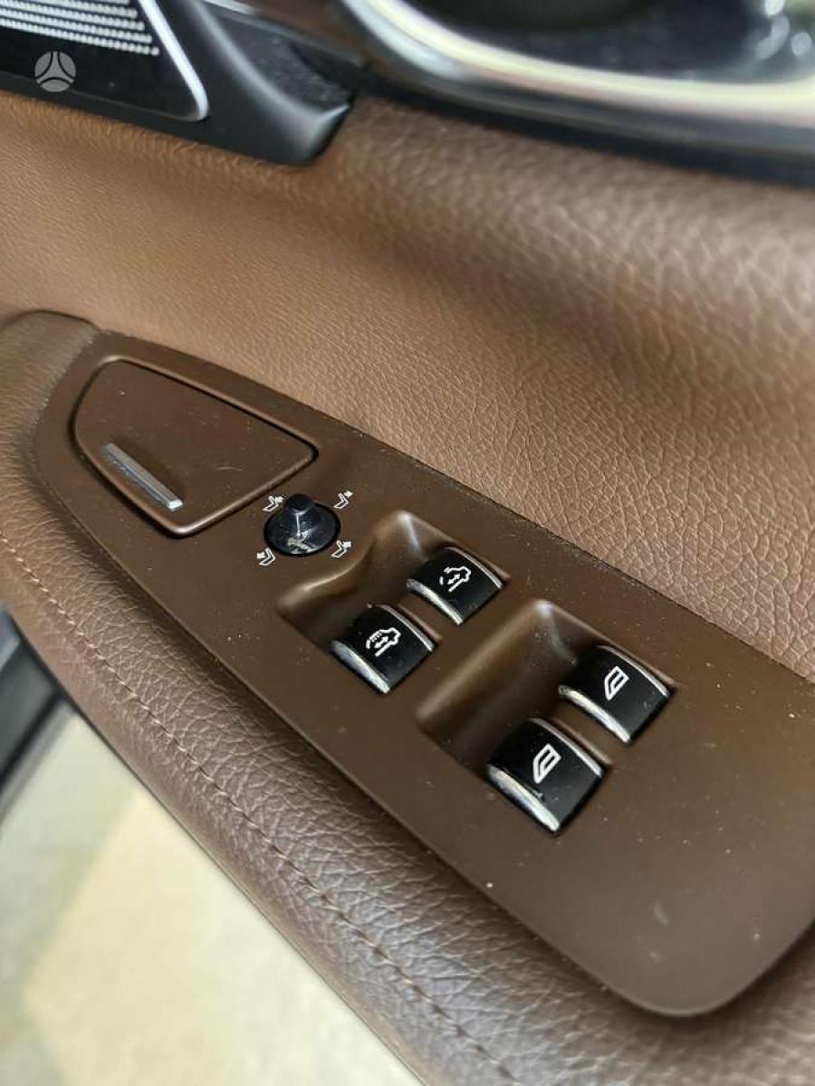 Pelēks Volvo S90 2018 Klaipėda, ar dzinēja tilpumu 1.97 L un nobraukumu 130 tūkst. km par 17000 €, foto 30 vietnē AUTOMOTO.COM.LV
