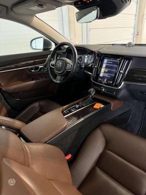 Pelēks Volvo S90 2018 Klaipėda, ar dzinēja tilpumu 1.97 L un nobraukumu 130 tūkst. km par 17000 €, foto 31 vietnē AUTOMOTO.COM.LV