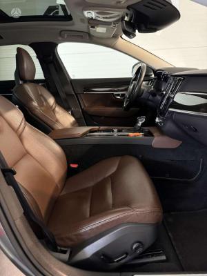 Pelēks Volvo S90 2018 Klaipėda, ar dzinēja tilpumu 1.97 L un nobraukumu 130 tūkst. km par 17000 €, foto 32 vietnē AUTOMOTO.COM.LV