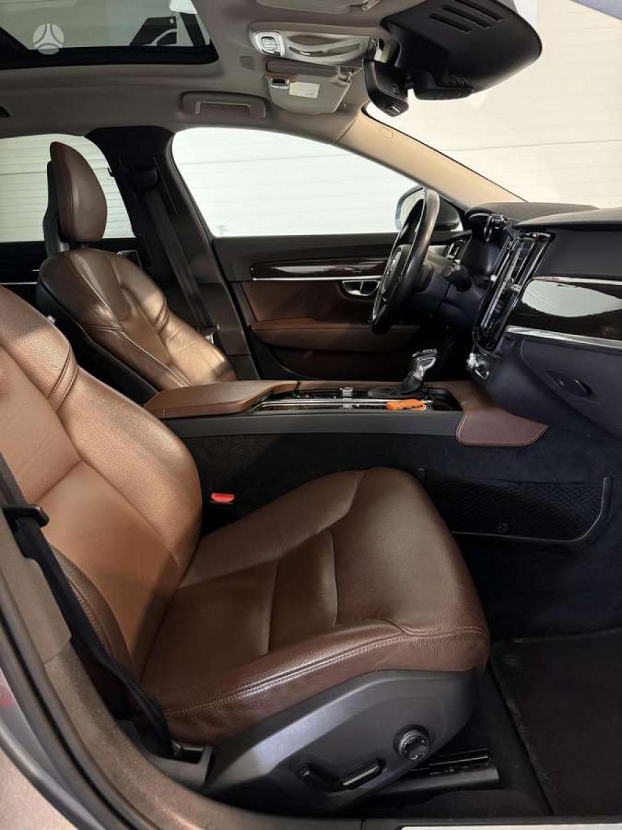 Pelēks Volvo S90 2018 Klaipėda, ar dzinēja tilpumu 1.97 L un nobraukumu 130 tūkst. km par 17000 €, foto 32 vietnē AUTOMOTO.COM.LV