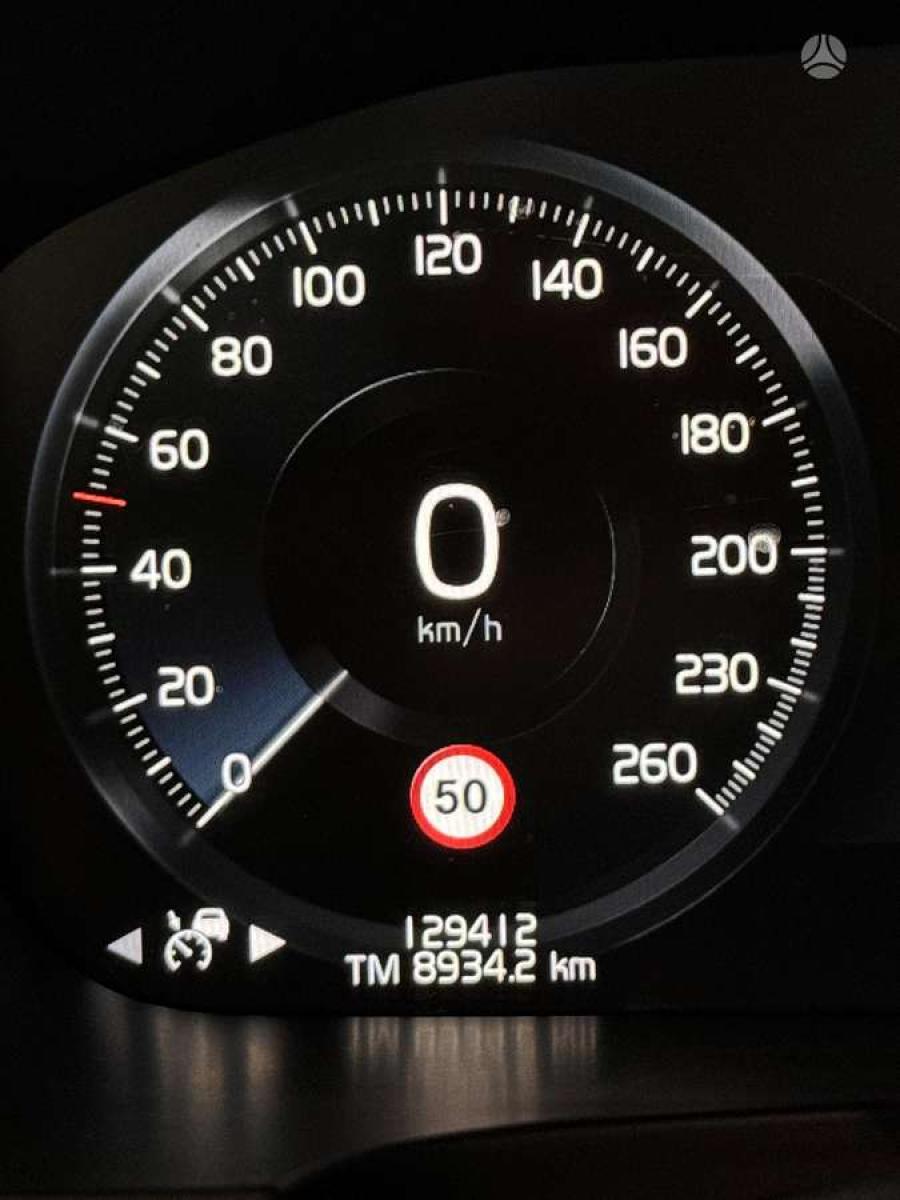 Pelēks Volvo S90 2018 Klaipėda, ar dzinēja tilpumu 1.97 L un nobraukumu 130 tūkst. km par 17000 €, foto 48 vietnē AUTOMOTO.COM.LV