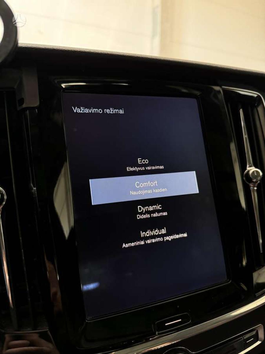 Pelēks Volvo S90 2018 Klaipėda, ar dzinēja tilpumu 1.97 L un nobraukumu 130 tūkst. km par 17000 €, foto 50 vietnē AUTOMOTO.COM.LV