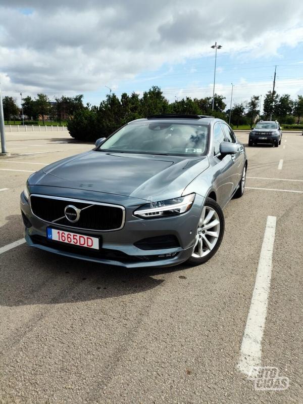 Grey Volvo S90 2018 in Siauliai, with an engine capacity of 2.00 L and mileage of 250 thousand km for 13800 €, photo 2 on AUTOMOTO.COM.LV
