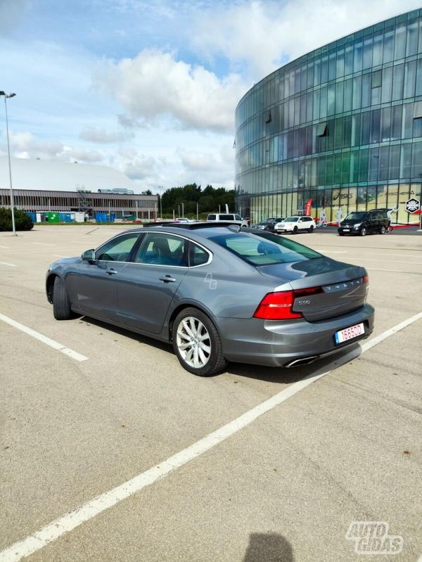 Grey Volvo S90 2018 in Siauliai, with an engine capacity of 2.00 L and mileage of 250 thousand km for 13800 €, photo 4 on AUTOMOTO.COM.LV