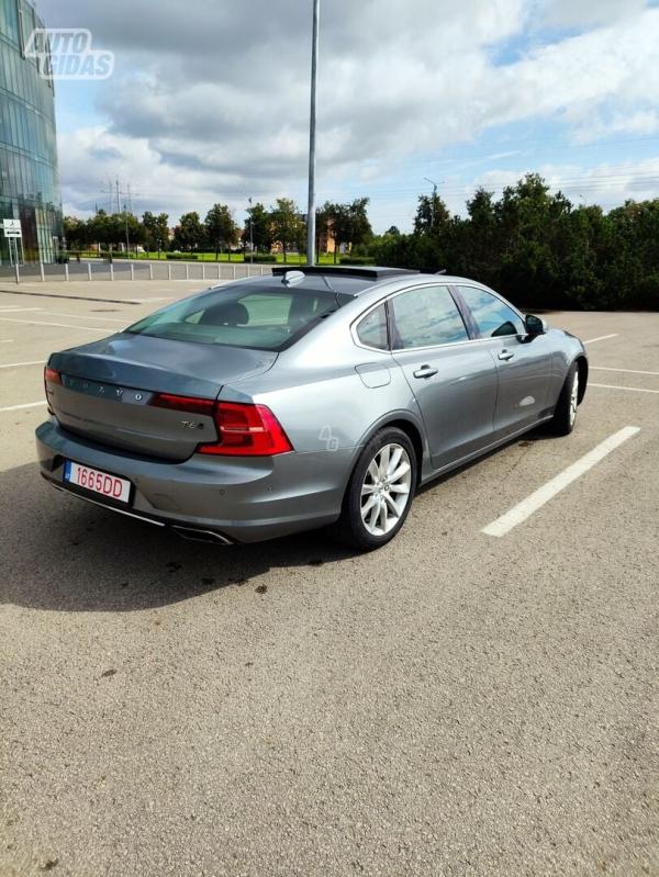 Grey Volvo S90 2018 in Siauliai, with an engine capacity of 2.00 L and mileage of 250 thousand km for 13800 €, photo 6 on AUTOMOTO.COM.LV