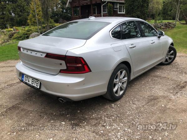 Grey Volvo S90 2018 in Viljandi, with an engine capacity of 2.00 L and mileage of 131 thousand km for 26700 €, photo 2 on AUTOMOTO.COM.LV