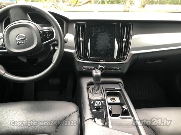 Grey Volvo S90 2018 in Viljandi, with an engine capacity of 2.00 L and mileage of 131 thousand km for 26700 €, photo 4 on AUTOMOTO.COM.LV