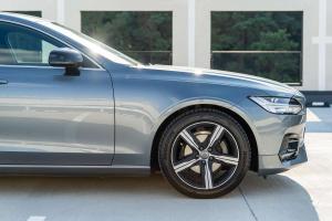 Pelēks Volvo S90 2018 Viļņa, ar dzinēja tilpumu 1.97 L un nobraukumu 301 tūkst. km par 13300 €, foto 16 vietnē AUTOMOTO.COM.LV
