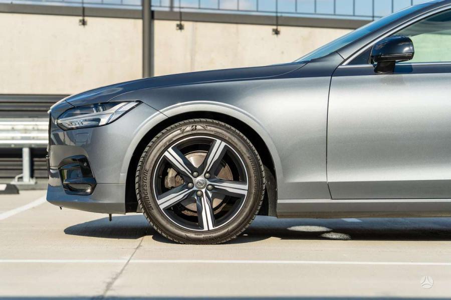 Pelēks Volvo S90 2018 Viļņa, ar dzinēja tilpumu 1.97 L un nobraukumu 301 tūkst. km par 13300 €, foto 17 vietnē AUTOMOTO.COM.LV