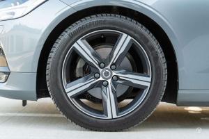 Pelēks Volvo S90 2018 Viļņa, ar dzinēja tilpumu 1.97 L un nobraukumu 301 tūkst. km par 13300 €, foto 27 vietnē AUTOMOTO.COM.LV