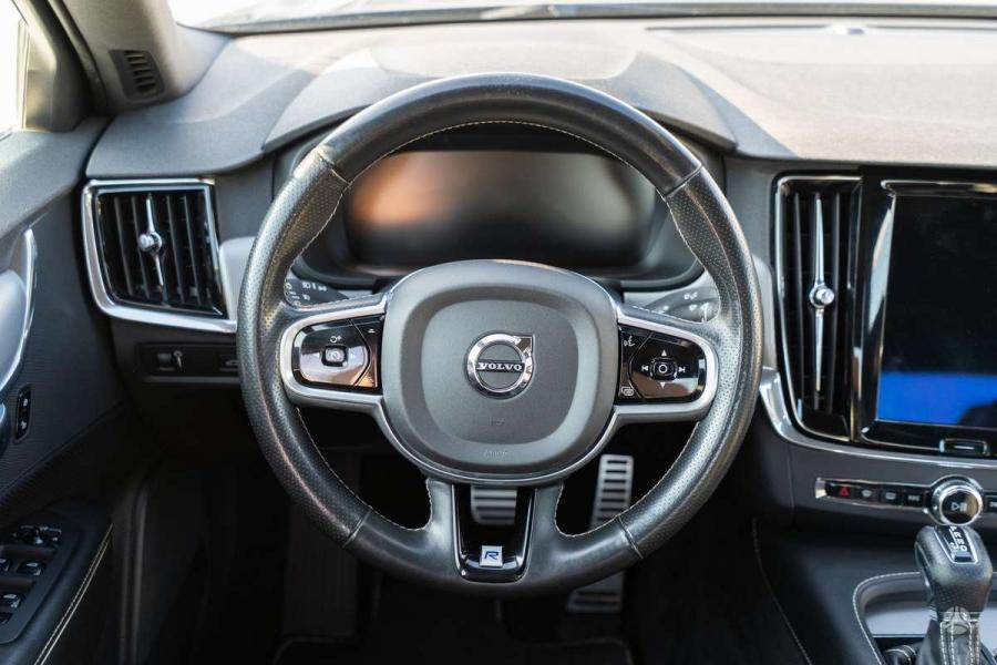 Pelēks Volvo S90 2018 Viļņa, ar dzinēja tilpumu 1.97 L un nobraukumu 301 tūkst. km par 13300 €, foto 41 vietnē AUTOMOTO.COM.LV