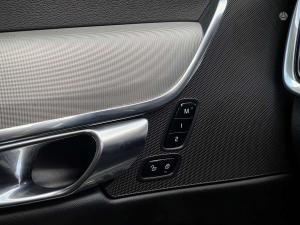 Pelēks Volvo S90 2018 Viļņa, ar dzinēja tilpumu 1.97 L un nobraukumu 164 tūkst. km par 19980 €, foto 27 vietnē AUTOMOTO.COM.LV