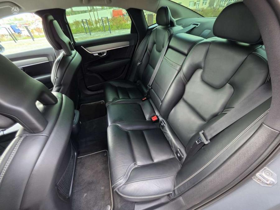 Pelēks Volvo S90 2018 Viļņa, ar dzinēja tilpumu 1.97 L un nobraukumu 164 tūkst. km par 19980 €, foto 28 vietnē AUTOMOTO.COM.LV