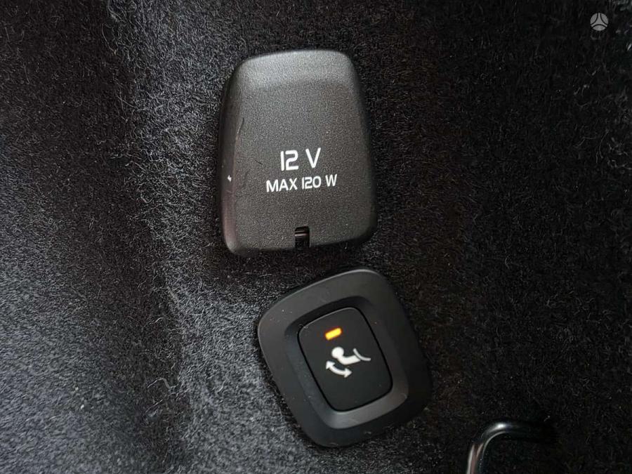 Pelēks Volvo S90 2018 Viļņa, ar dzinēja tilpumu 1.97 L un nobraukumu 164 tūkst. km par 19980 €, foto 32 vietnē AUTOMOTO.COM.LV