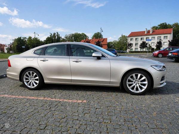 Grey Volvo S90 2018 in Klaipeda, with an engine capacity of 1.97 L and mileage of 317 thousand km for 14900 €, photo 3 on AUTOMOTO.COM.LV