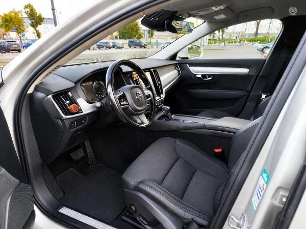 Grey Volvo S90 2018 in Klaipeda, with an engine capacity of 1.97 L and mileage of 317 thousand km for 14900 €, photo 8 on AUTOMOTO.COM.LV