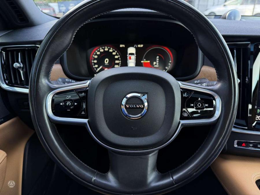 Pelēks Volvo S90 2018 Kauņa, ar dzinēja tilpumu 1.97 L un nobraukumu 207 tūkst. km par 17900 €, foto 9 vietnē AUTOMOTO.COM.LV