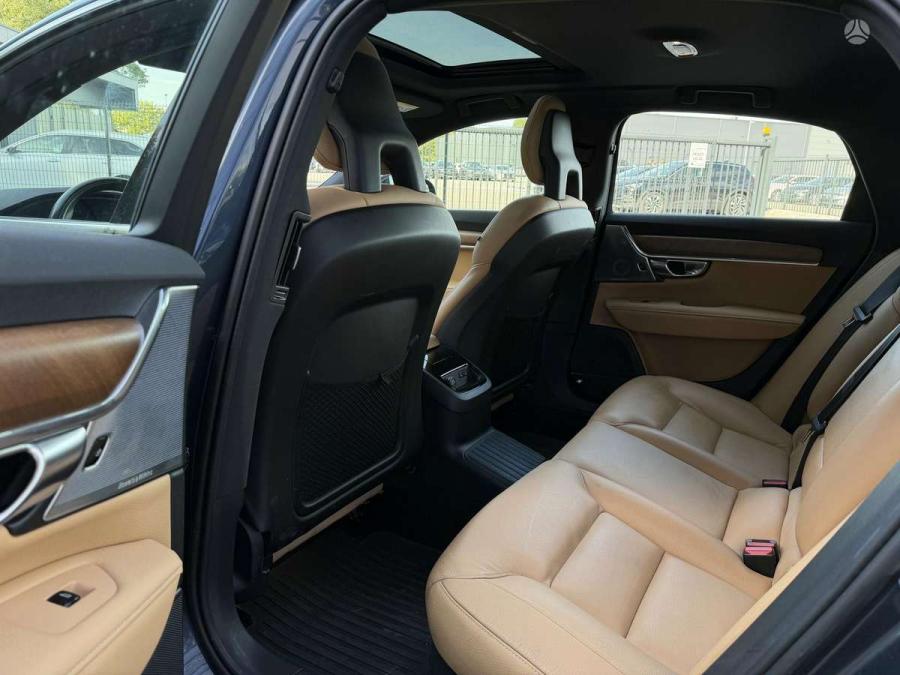 Pelēks Volvo S90 2018 Kauņa, ar dzinēja tilpumu 1.97 L un nobraukumu 207 tūkst. km par 17900 €, foto 20 vietnē AUTOMOTO.COM.LV