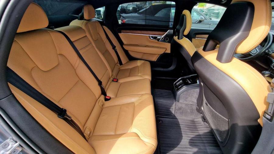 Pelēks Volvo S90 2018 Kretinga, ar dzinēja tilpumu 2.00 L un nobraukumu 254 tūkst. km par 18300 €, foto 20 vietnē AUTOMOTO.COM.LV