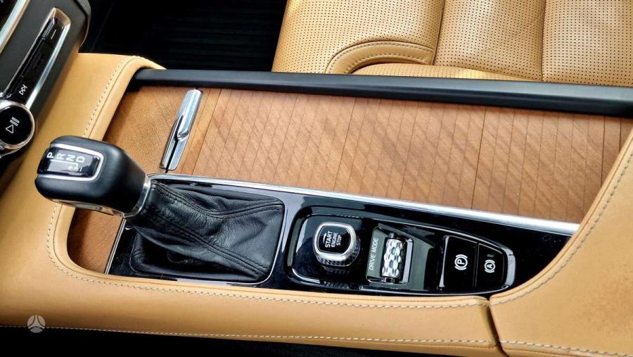 Pelēks Volvo S90 2018 Kretinga, ar dzinēja tilpumu 2.00 L un nobraukumu 254 tūkst. km par 18300 €, foto 26 vietnē AUTOMOTO.COM.LV