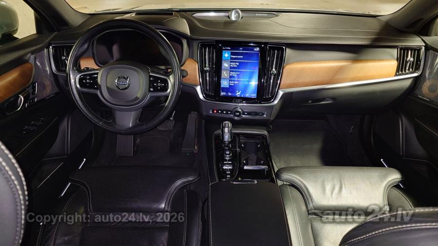 Pelēks Volvo S90 2018 Tallina, ar dzinēja tilpumu 2.00 L un nobraukumu 183 tūkst. km par 28500 €, foto 9 vietnē AUTOMOTO.COM.LV