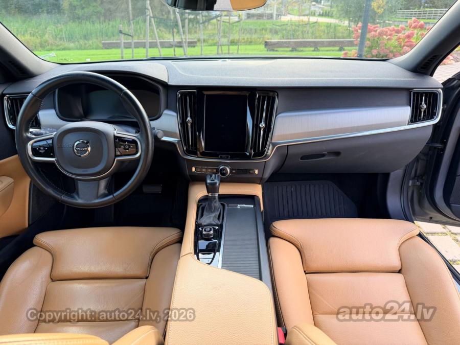 Grey Volvo S90 2018 in Tallinn, with an engine capacity of 2.00 L and mileage of 232 thousand km for 19000 €, photo 9 on AUTOMOTO.COM.LV