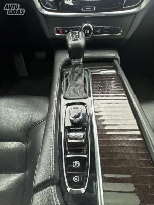 Pelēks Volvo S90 2018 Kauņa, ar dzinēja tilpumu 2.00 L un nobraukumu 131 tūkst. km par 17500 €, foto 24 vietnē AUTOMOTO.COM.LV