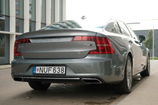 Pelēks Volvo S90 2018 Viļņa, ar dzinēja tilpumu 2.00 L un nobraukumu 159 tūkst. km par 16599 €, foto 6 vietnē AUTOMOTO.COM.LV