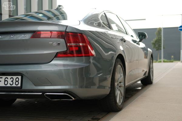 Pelēks Volvo S90 2018 Viļņa, ar dzinēja tilpumu 2.00 L un nobraukumu 159 tūkst. km par 16599 €, foto 8 vietnē AUTOMOTO.COM.LV