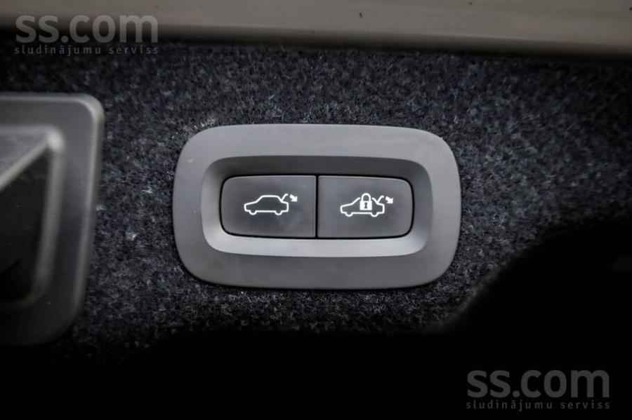 Pelēks Volvo S90 2018 Rīga, ar dzinēja tilpumu 2.00 L un nobraukumu 332 tūkst. km par 11490 €, foto 14 vietnē AUTOMOTO.COM.LV