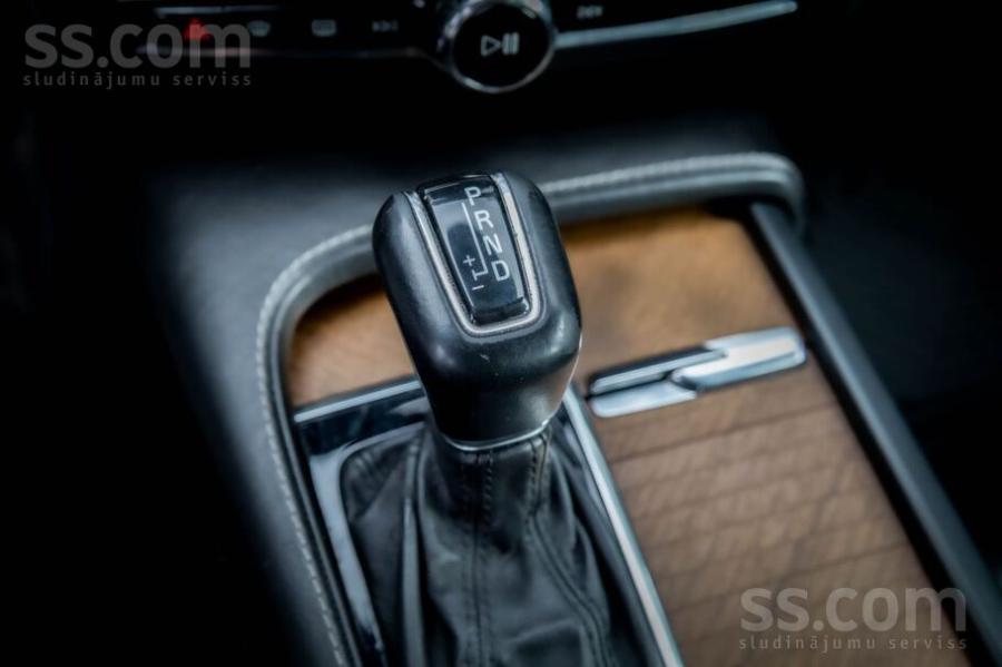 Pelēks Volvo S90 2018 Rīga, ar dzinēja tilpumu 2.00 L un nobraukumu 332 tūkst. km par 11490 €, foto 21 vietnē AUTOMOTO.COM.LV