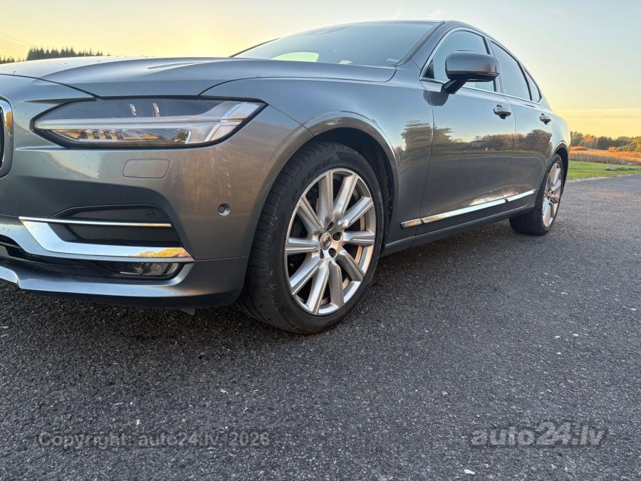 Grey Volvo S90 2018 in Tallinn, with an engine capacity of 2.00 L and mileage of 157 thousand km for 26499 €, photo 4 on AUTOMOTO.COM.LV