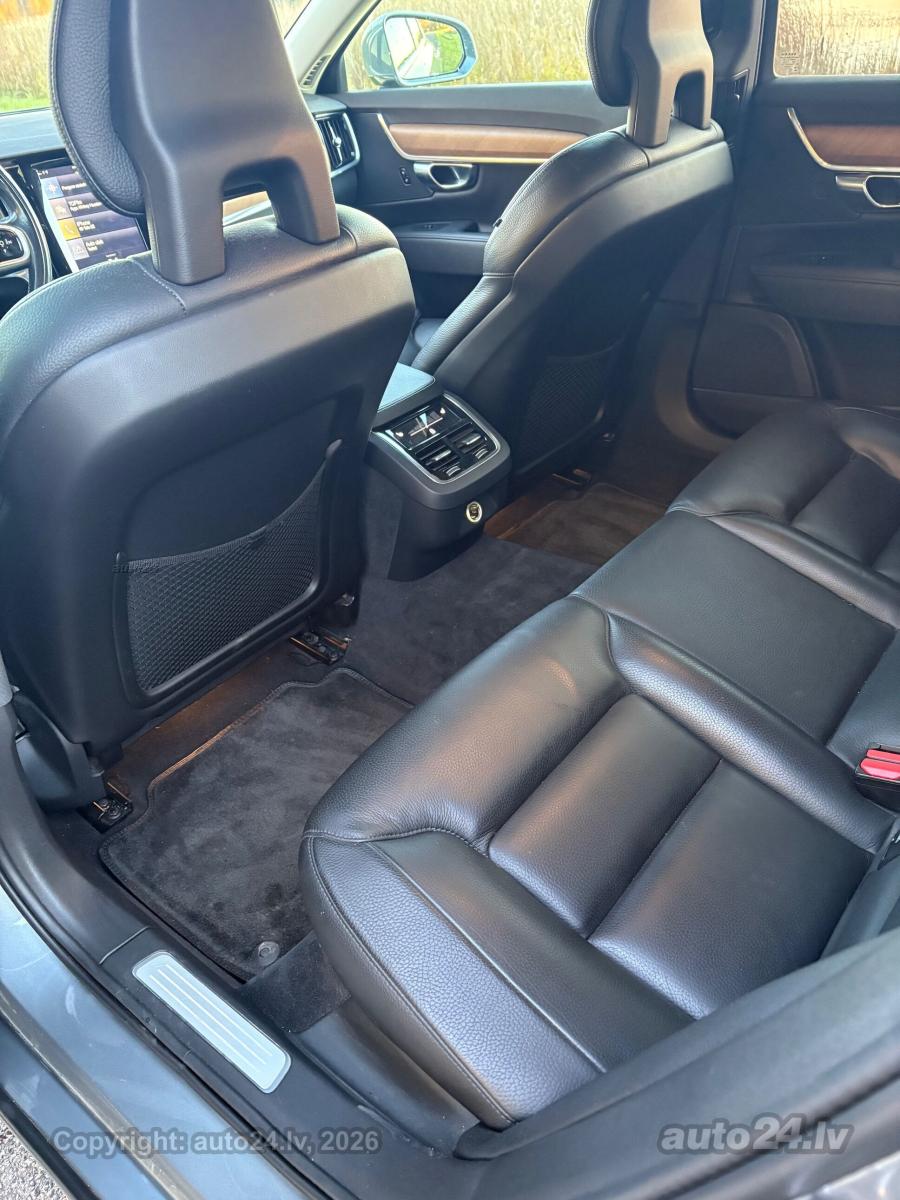 Grey Volvo S90 2018 in Tallinn, with an engine capacity of 2.00 L and mileage of 157 thousand km for 26499 €, photo 13 on AUTOMOTO.COM.LV