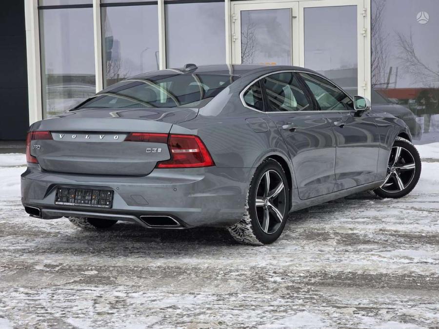 Pelēks Volvo S90 2019 Viļņa, ar dzinēja tilpumu 1.97 L un nobraukumu 235 tūkst. km par 19890 €, foto 7 vietnē AUTOMOTO.COM.LV