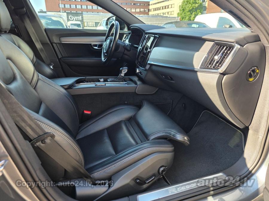 Grey Volvo S90 2019 in Tallinn, with an engine capacity of 2.00 L and mileage of 210 thousand km for 24900 €, photo 8 on AUTOMOTO.COM.LV