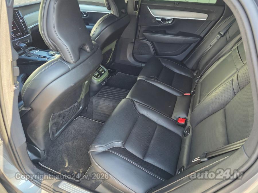 Grey Volvo S90 2019 in Tallinn, with an engine capacity of 2.00 L and mileage of 210 thousand km for 24900 €, photo 10 on AUTOMOTO.COM.LV