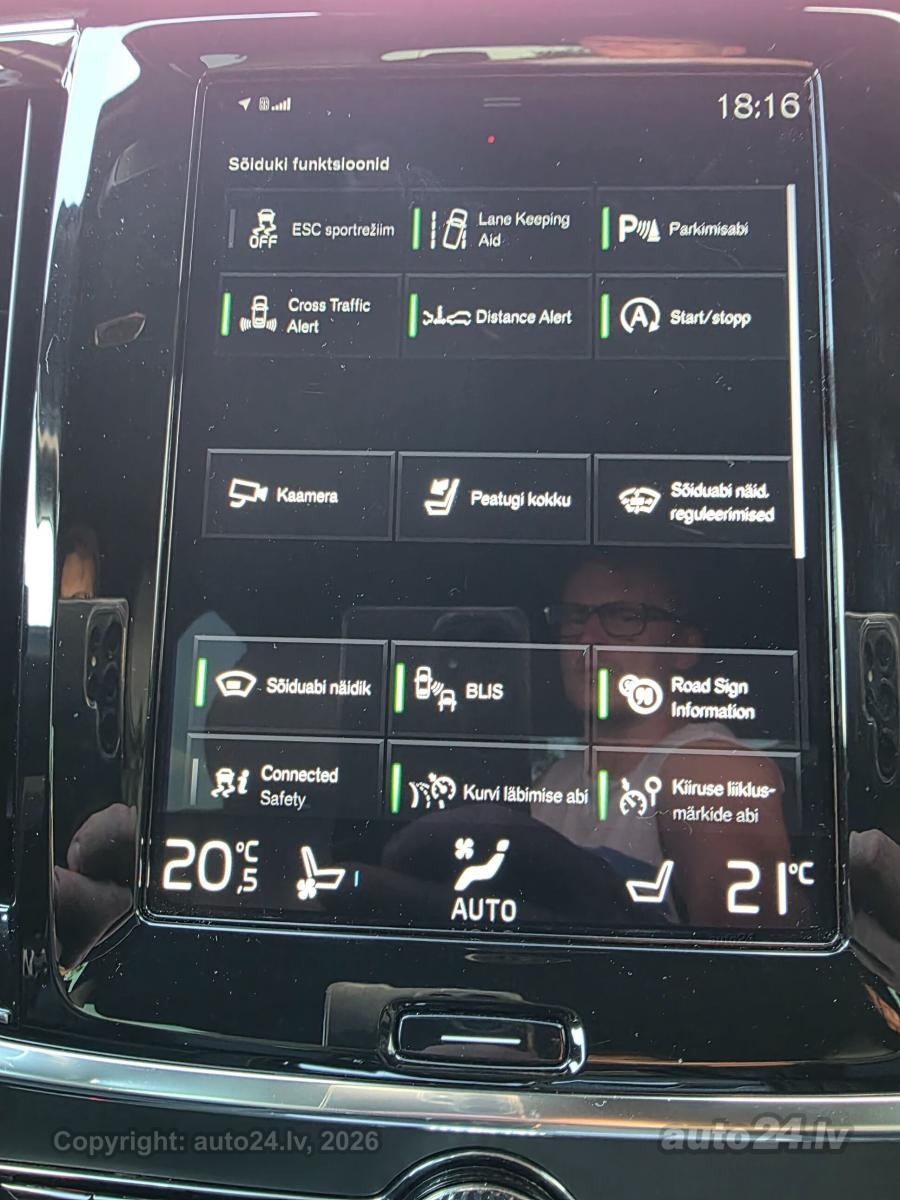 Grey Volvo S90 2019 in Tallinn, with an engine capacity of 2.00 L and mileage of 210 thousand km for 24900 €, photo 11 on AUTOMOTO.COM.LV
